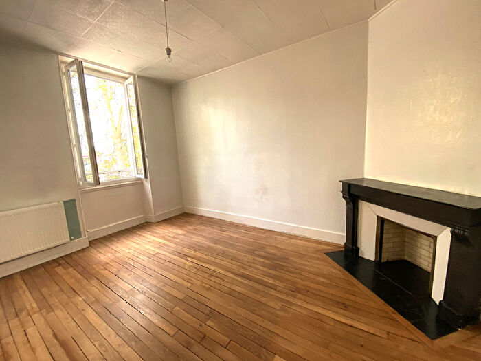 Appartement à louer - Bourges, Centre-ville, Charlet, Lahitolle, Pignoux, Sembat - 4 pièces - 3 chambres