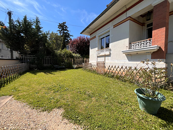 Maison 5 pièces à Villefranche-sur-Saône, Centre-ville, à vendre