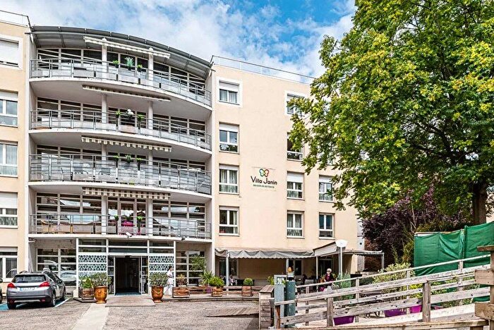 Appartement à vendre - Saint-Étienne, Crêt de Roc - 1 pièce - 1 chambre
