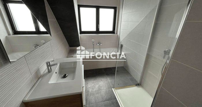 Saint Pierre, Thionville : Appartement 4 pièces à louer