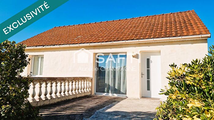 Maison à vendre - Châtellerault, Est - 6 pièces - 4 chambres