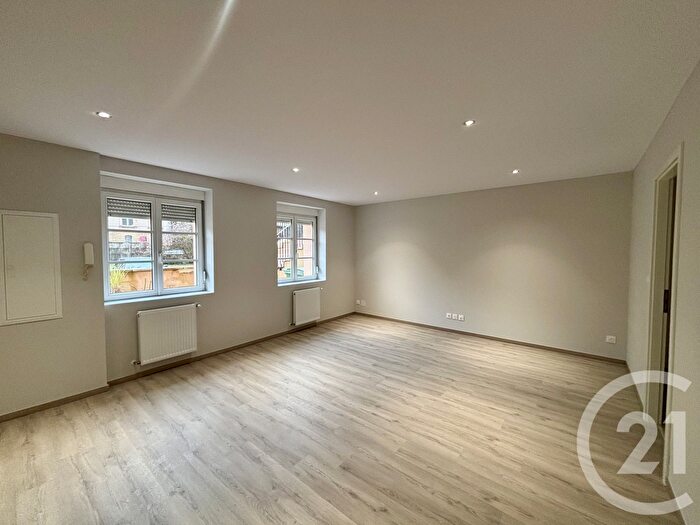 Appartement à louer - Hayange, Centre-ville - 3 pièces - 2 chambres