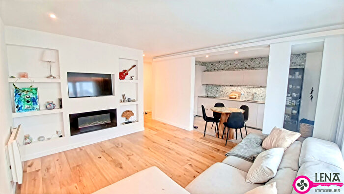 Appartement à vendre - Hendaye, Gare, Joncaux - 4 pièces - 3 chambres