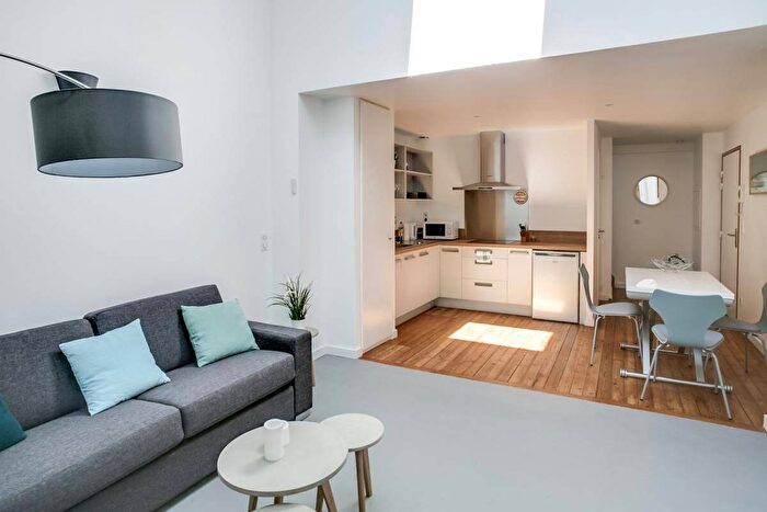 Saint Augustin, Tauzin, Alphonse Dupeux, Bordeaux : Appartement 2 pièces à louer