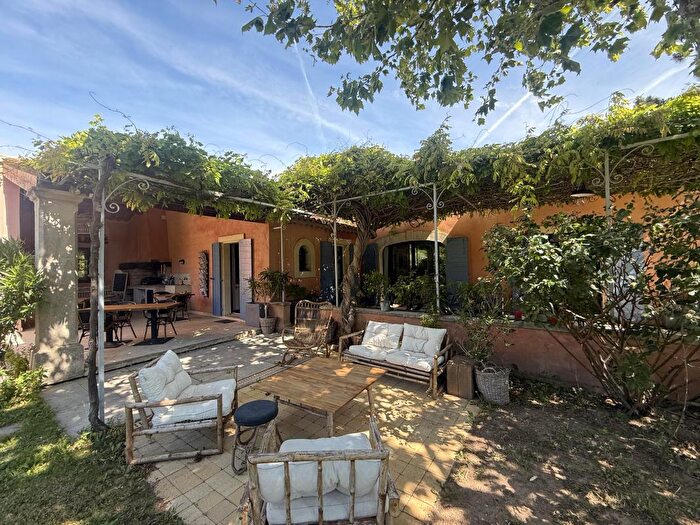 Robion : Maison 13 pièces à vendre