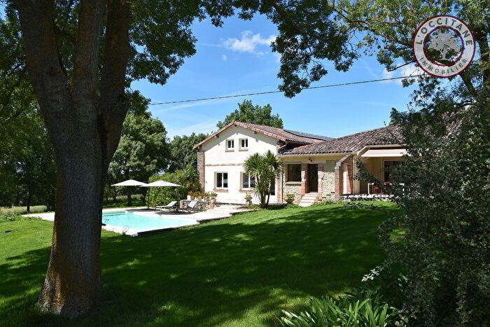 Maison à vendre - LIsle-Jourdain - 8 pièces - 5 chambres