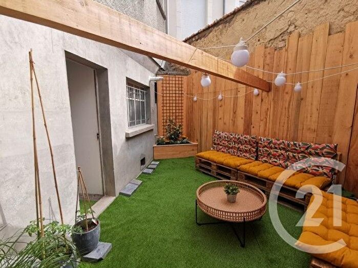 Appartement à louer - Reims, Centre-ville - 4 pièces - 3 chambres