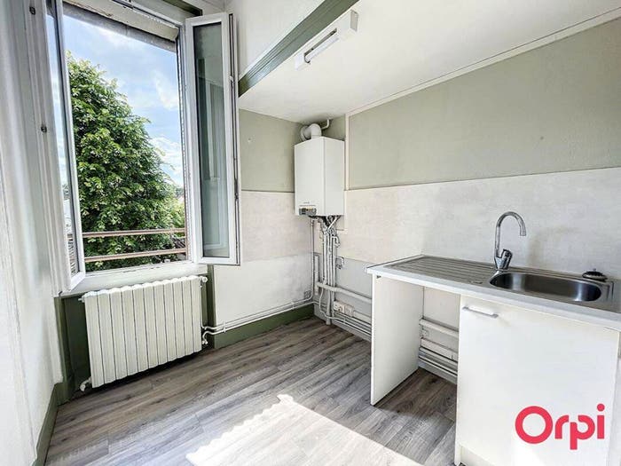 Saint Jean, Montluçon : Appartement 2 pièces à louer