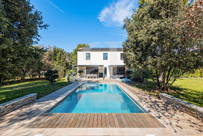 Maison à vendre - Pernes-les-Fontaines - 8 pièces - 5 chambres