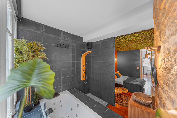 Appartement à vendre - Dijon, Centre-ville - 2 pièces - 1 chambre