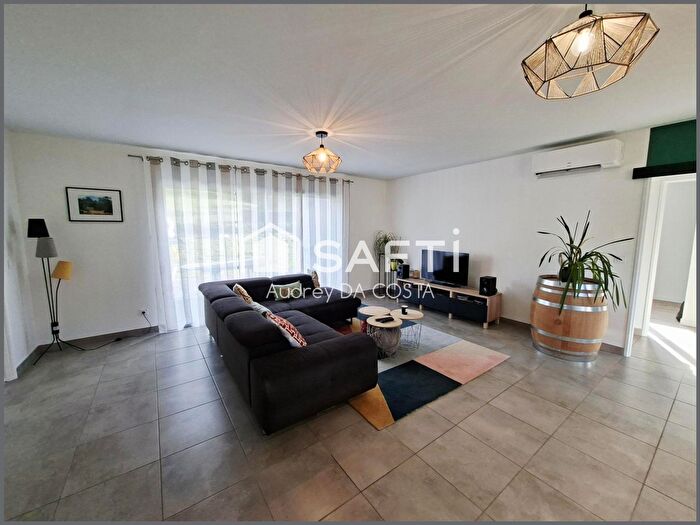 Maison à vendre - Oloron-Sainte-Marie - 5 pièces - 4 chambres