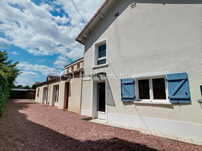 Maison à vendre - Saint-Germain-sur-Morin - 6 pièces - 4 chambres