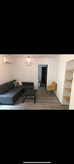 Centre Moderne, Moulins : Appartement 2 pièces à louer