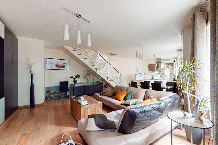 Maison à vendre - Suresnes, République - 7 pièces - 4 chambres