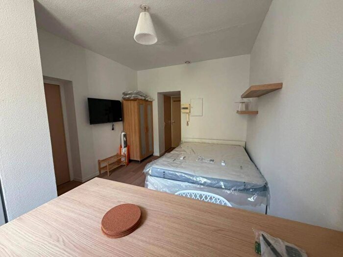 Vanteaux-Puy Las Rodas, Limoges - Appartement 1 pièce à louer