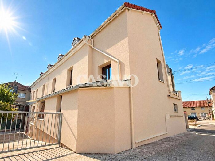 Livry-Gargan, Zones Commerciales : Appartement 3 pièces à vendre