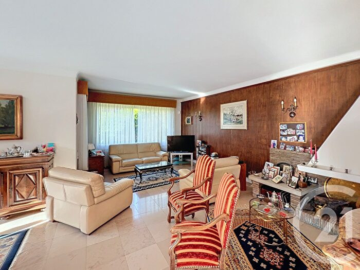 Maison à vendre - Garches, Porte Jaune, Petit Garches - 8 pièces - 5 chambres