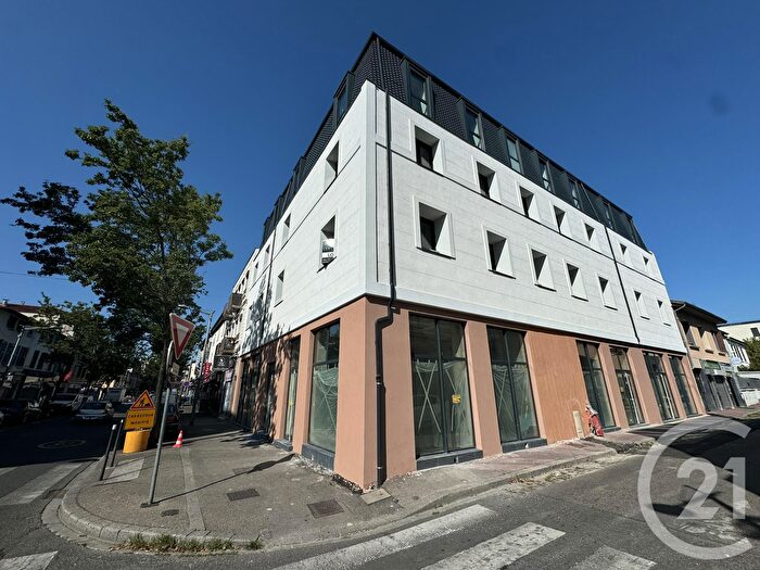 Appartement à louer - Saint-Fons, Centre-ville, Chassagnon - 1 pièce