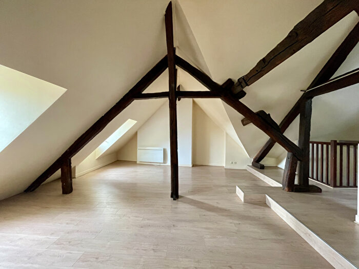 Appartement à louer - Senlis, Centre-ville - 2 pièces - 1 chambre