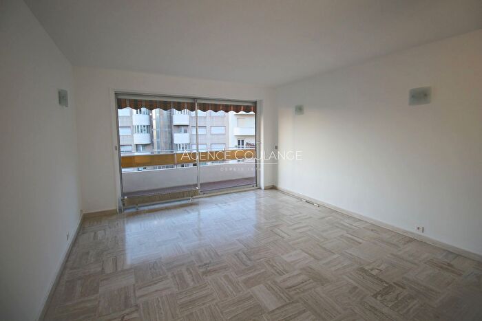 Appartement à louer - Marseille e  - 3 pièces - 2 chambres