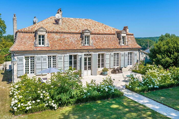 Maison 10 pièces à Eymet, à vendre