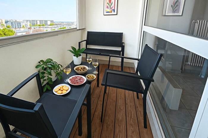 Appartement à louer - Villeurbanne, Cusset - 7 pièces