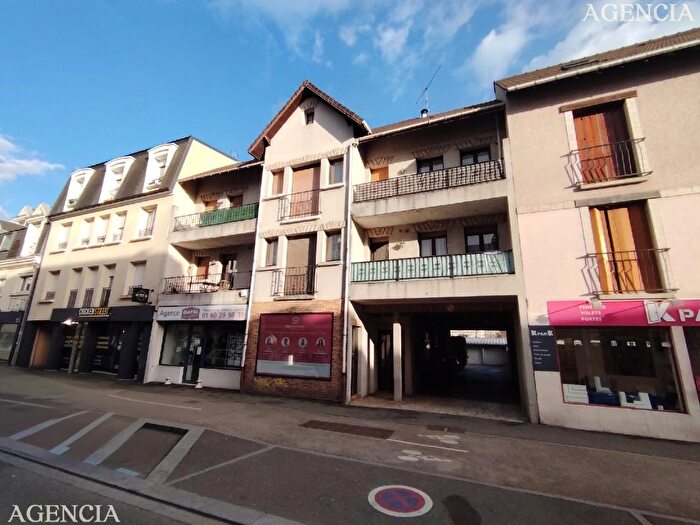 Appartement à vendre - Pontault-Combault - 3 pièces - 2 chambres