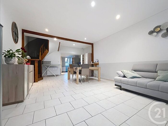 Maison à louer - Louvières-en-Auge - 5 pièces - 4 chambres