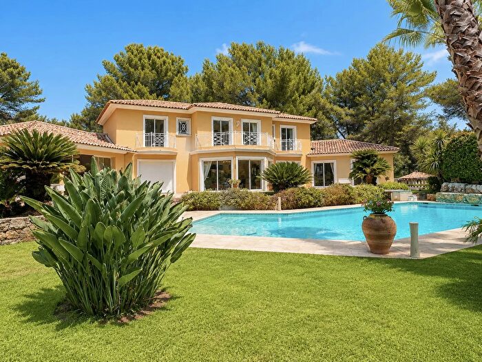 Maison 8 pièces à vendre à Mougins