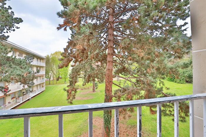 Appartement à vendre - Chambourcy - 1 pièce