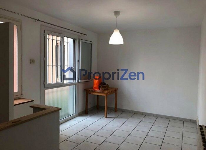 Appartement à louer - Aubagne - 2 pièces - 1 chambre