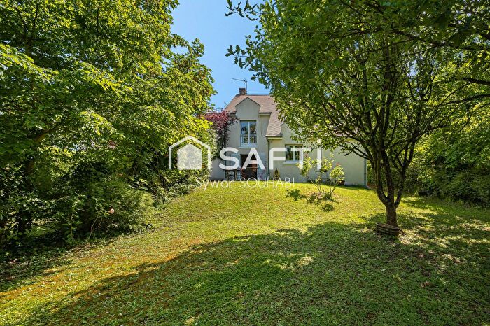 Maison 7 pièces à Rueil-Malmaison, Buzenval, à vendre
