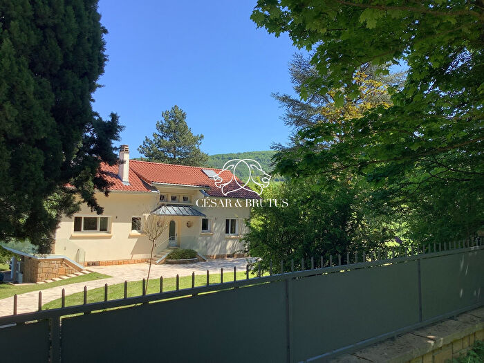 Chasselay - Maison 9 pièces à vendre