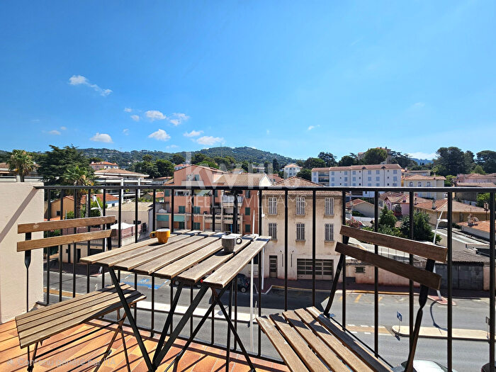 Cannes, Prado, République : Appartement 3 pièces à vendre
