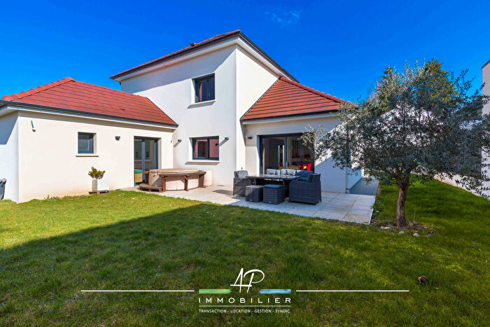 Maison à vendre - Saint-Julien - 6 pièces - 4 chambres