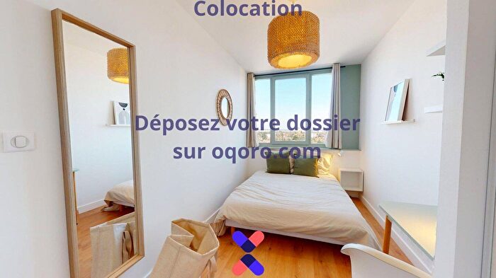 Appartement à louer - Les Essarts, Bron - 6 pièces - 5 chambres