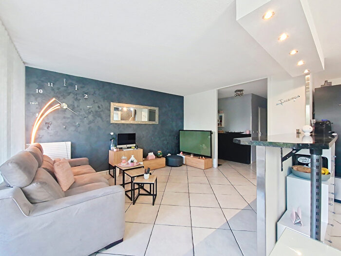 Appartement à vendre - Échirolles, Villeneuve - 5 pièces - 4 chambres