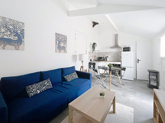 Appartement à louer - Saint-Ay - 2 pièces - 1 chambre