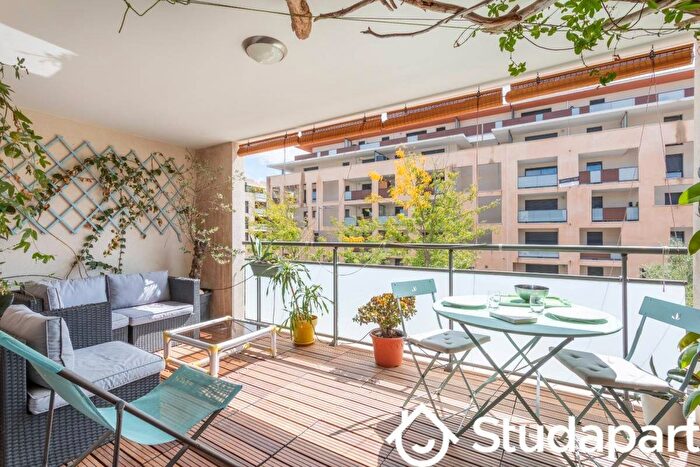 Appartement à louer - Les Milles, Aix-en-Provence - 2 pièces - 1 chambre