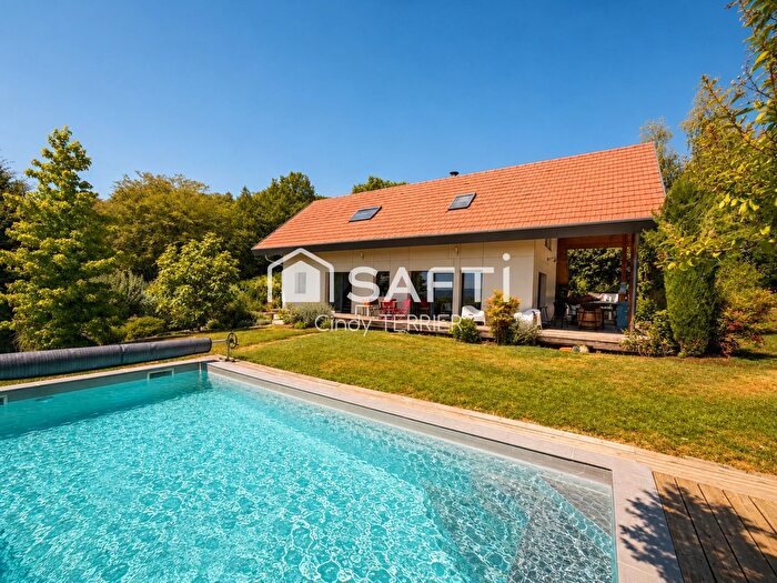 Maison 5 pièces à Voiron, Centre-ville, Gare, à vendre