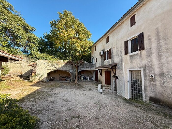 Maison à vendre - Salindres - 6 pièces - 4 chambres