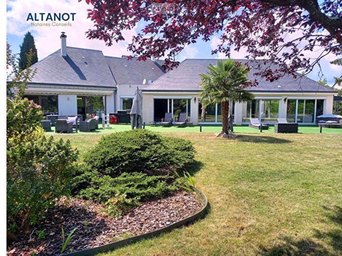 Saint-Cyr-sur-Loire - Maison 8 pièces à vendre
