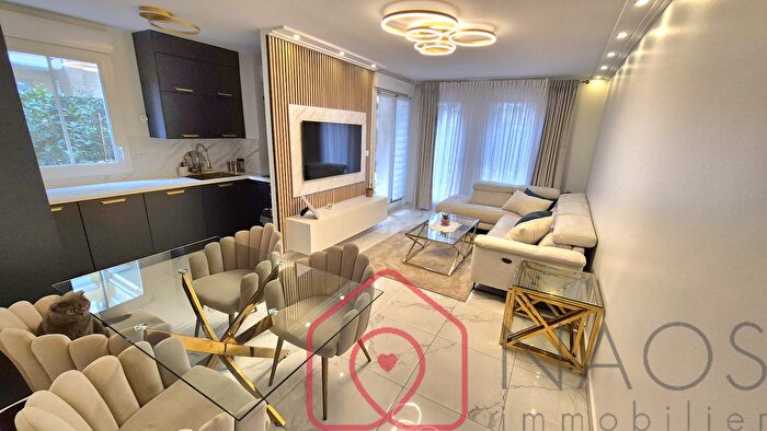 Appartement à vendre - Le Plessis-Robinson, Centre commercial - 4 pièces - 3 chambres