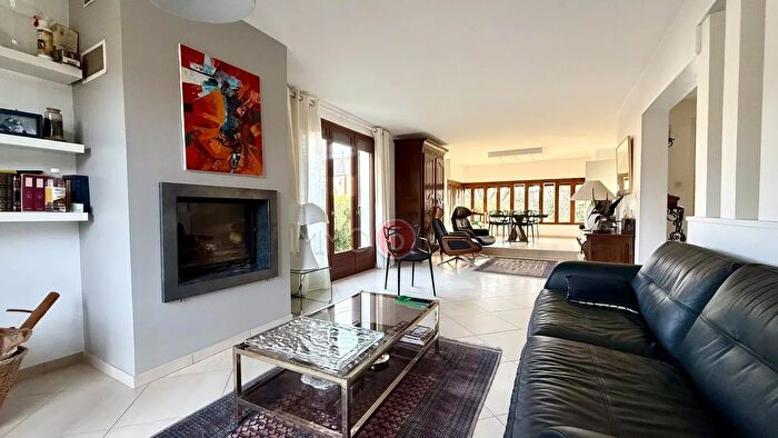 Maison à vendre - Le Raincy, Montfermeil, Grands Côteaux - 8 pièces - 5 chambres