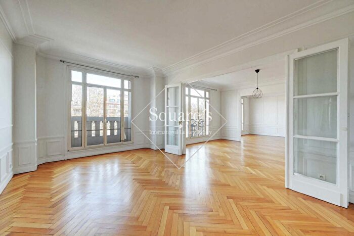 Appartement 8 pièces à Paris 17ème, Porte de Clichy, à louer
