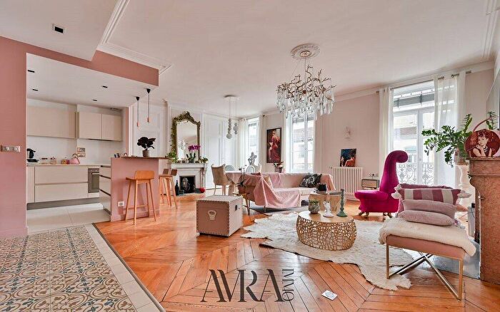 Appartement à louer - Presquîle, Centre ville, Cordeliers, Lyon ème arrondissement - 3 pièces - 2 chambres