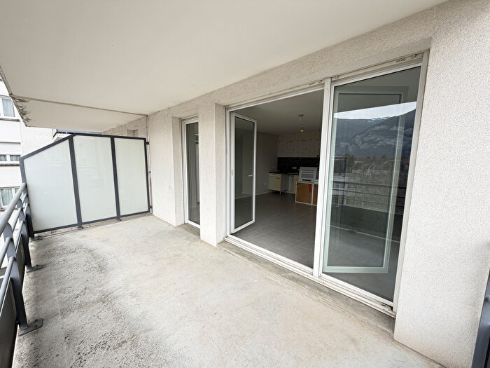 Appartement à vendre - Saint-Martin-le-Vinoux - 3 pièces - 2 chambres