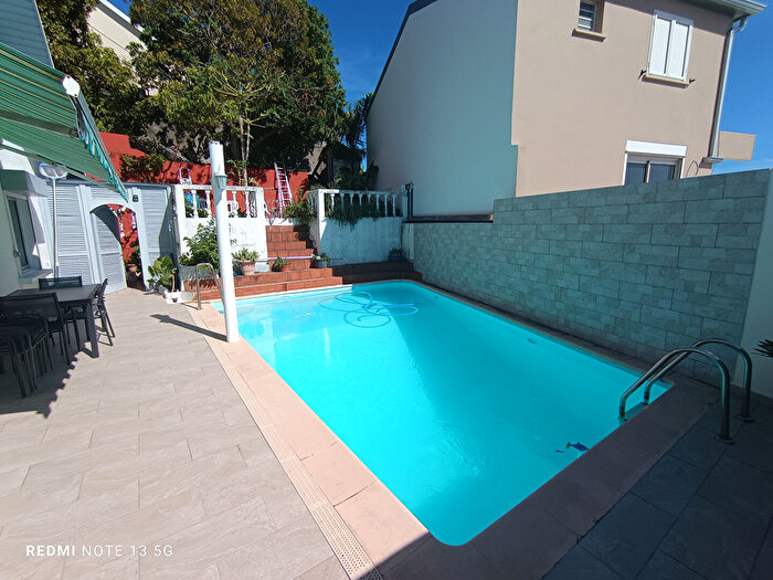 Maison à vendre - Saint-Denis, Le Moufia, Sainte-Clotilde - 8 pièces - 6 chambres