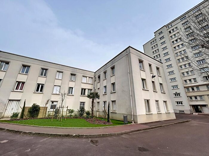 Appartement à vendre - Saint-Cloud, Fouilleuse, Val dOr - 1 pièce