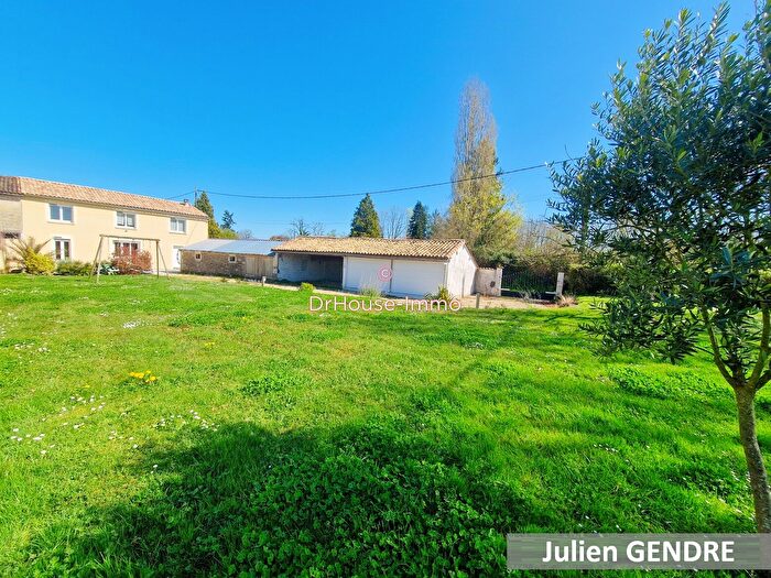 Maison à vendre - Clussais-la-Pommeraie - 4 pièces - 3 chambres